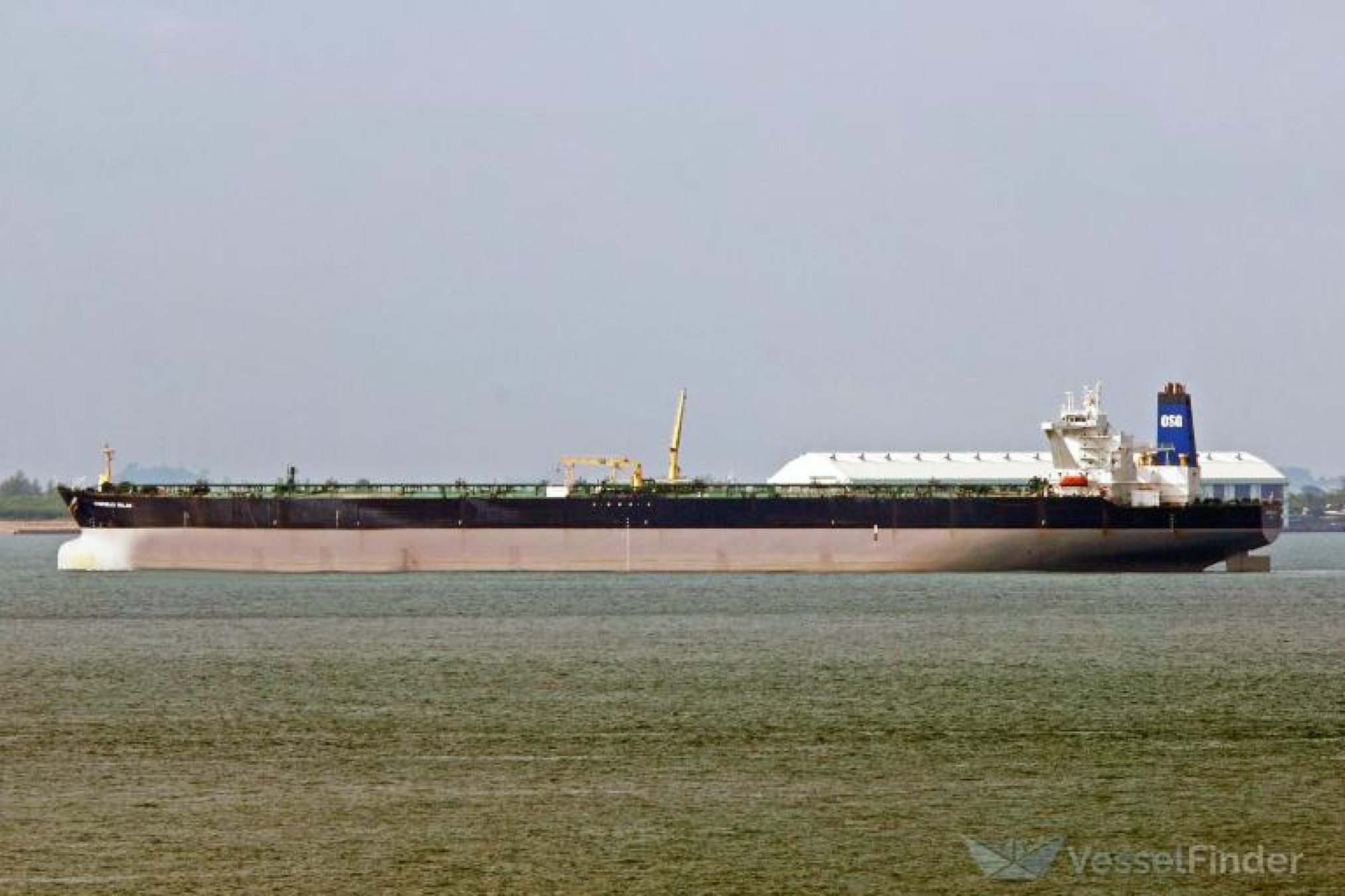Over 15 Sanctioned Oil Tankers Rush to Reflag Under Russia in Just Two ...