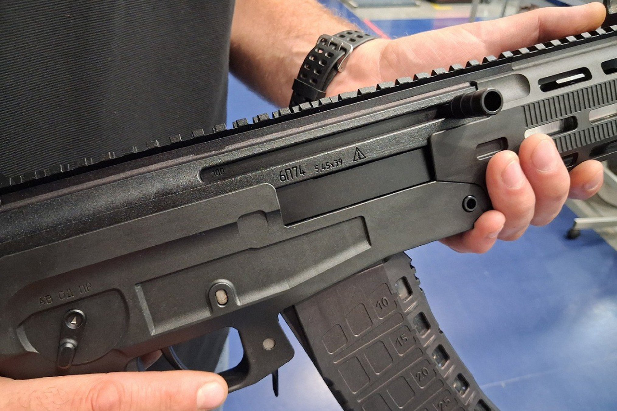 Russia’s Kalashnikov Revives 1970s Prototype as AM-17 Rifle to Replace ...