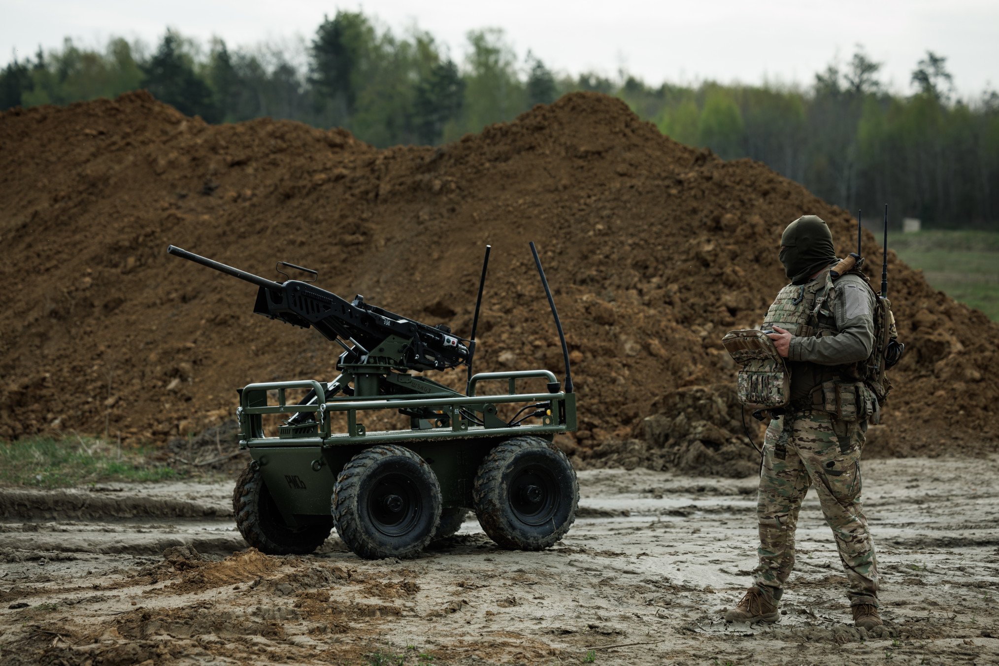 Ukrainian Robot “Lyut” Takes Down Russian Forces with Machine Gun Fire ...