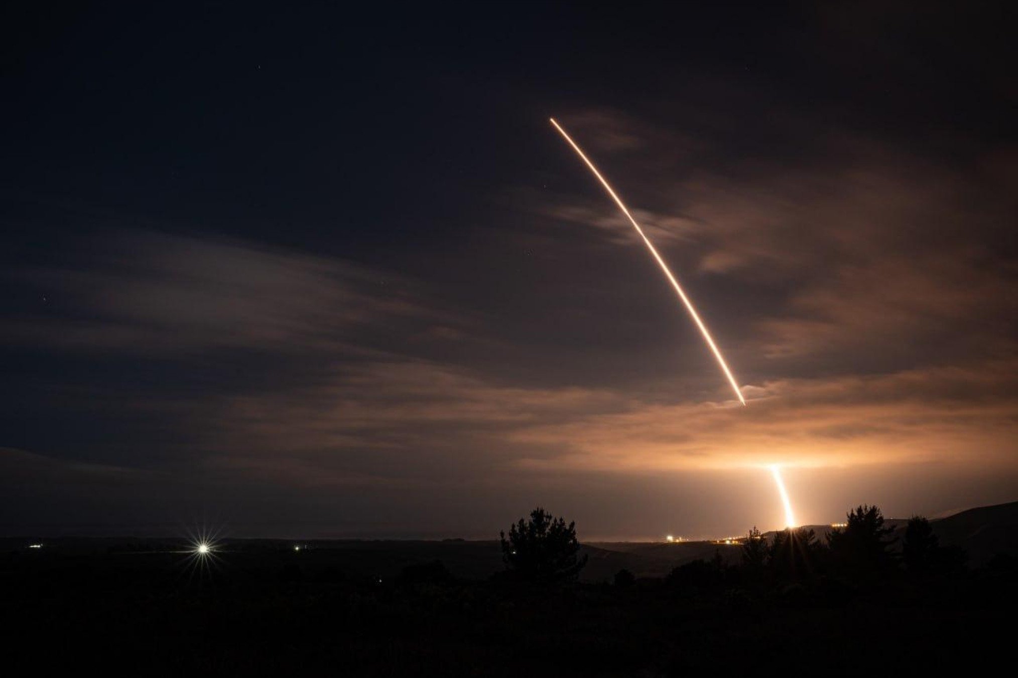 US Tests Minuteman III ICBM From California as Putin Weighs Return to ...