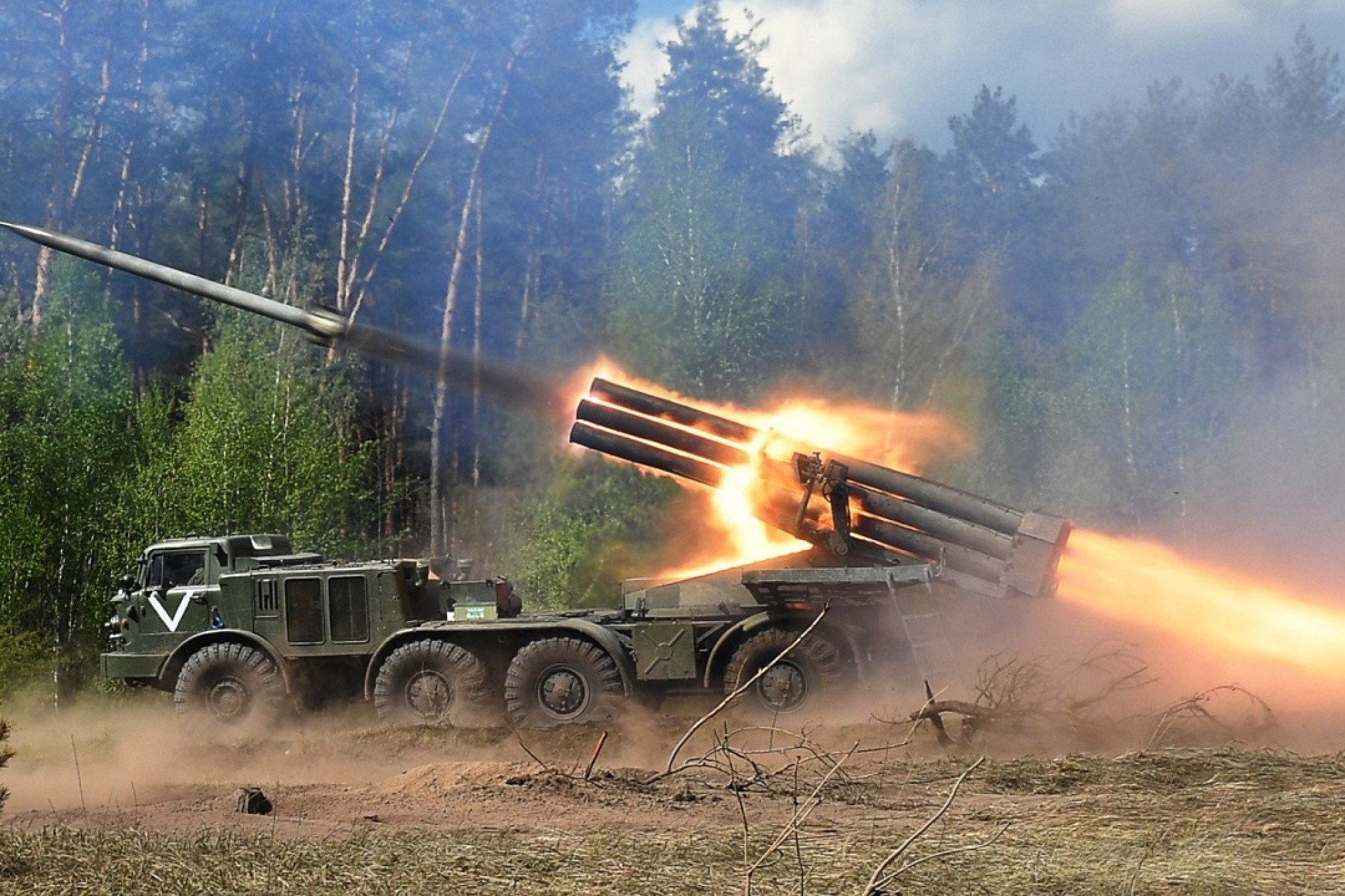 Ukraine’s FP-2 Drones Tear Apart Russian BM-27 Uragan in Donetsk, Video ...