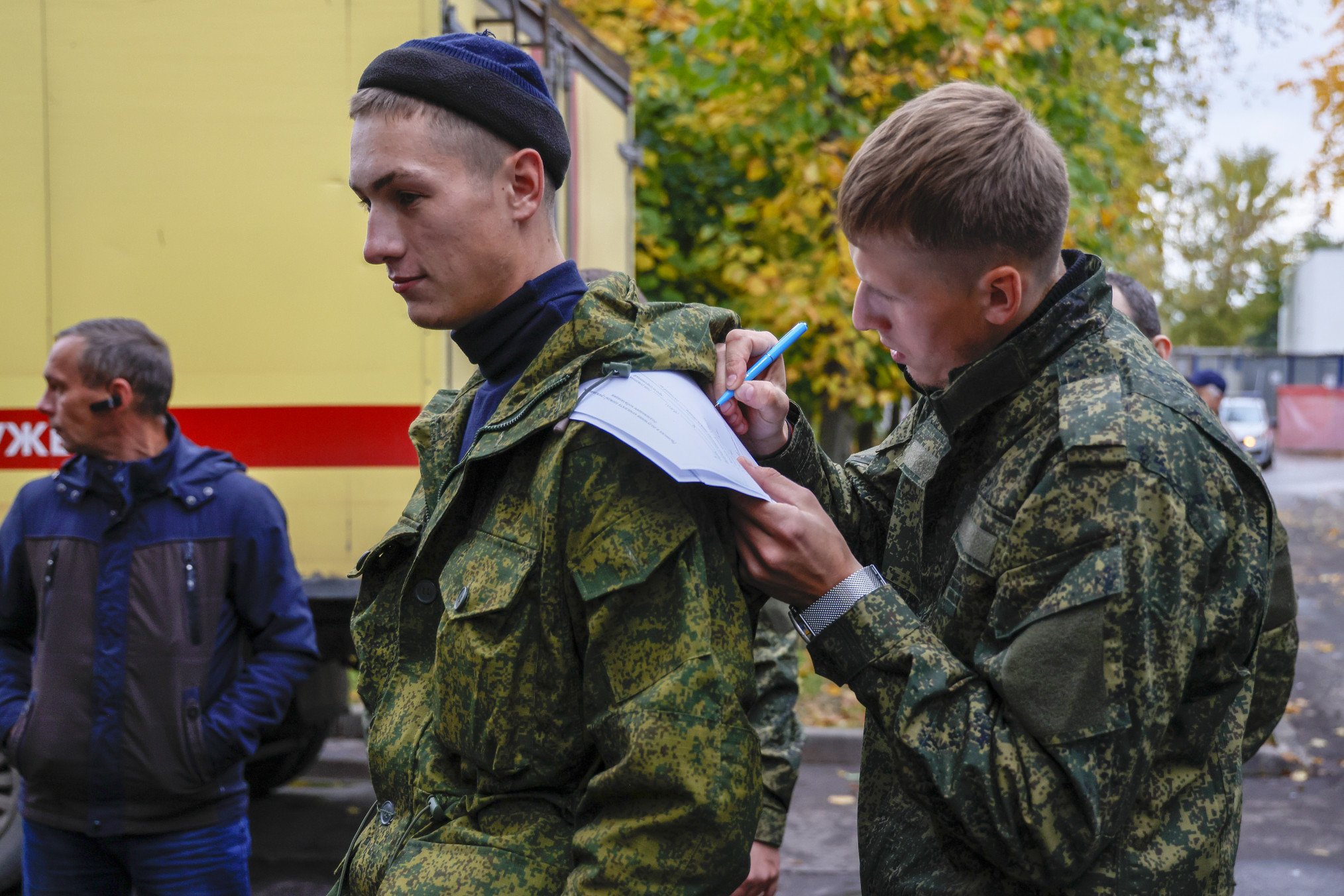 Russian Conscripts Reportedly Receive Payments for Contracts They Never ...