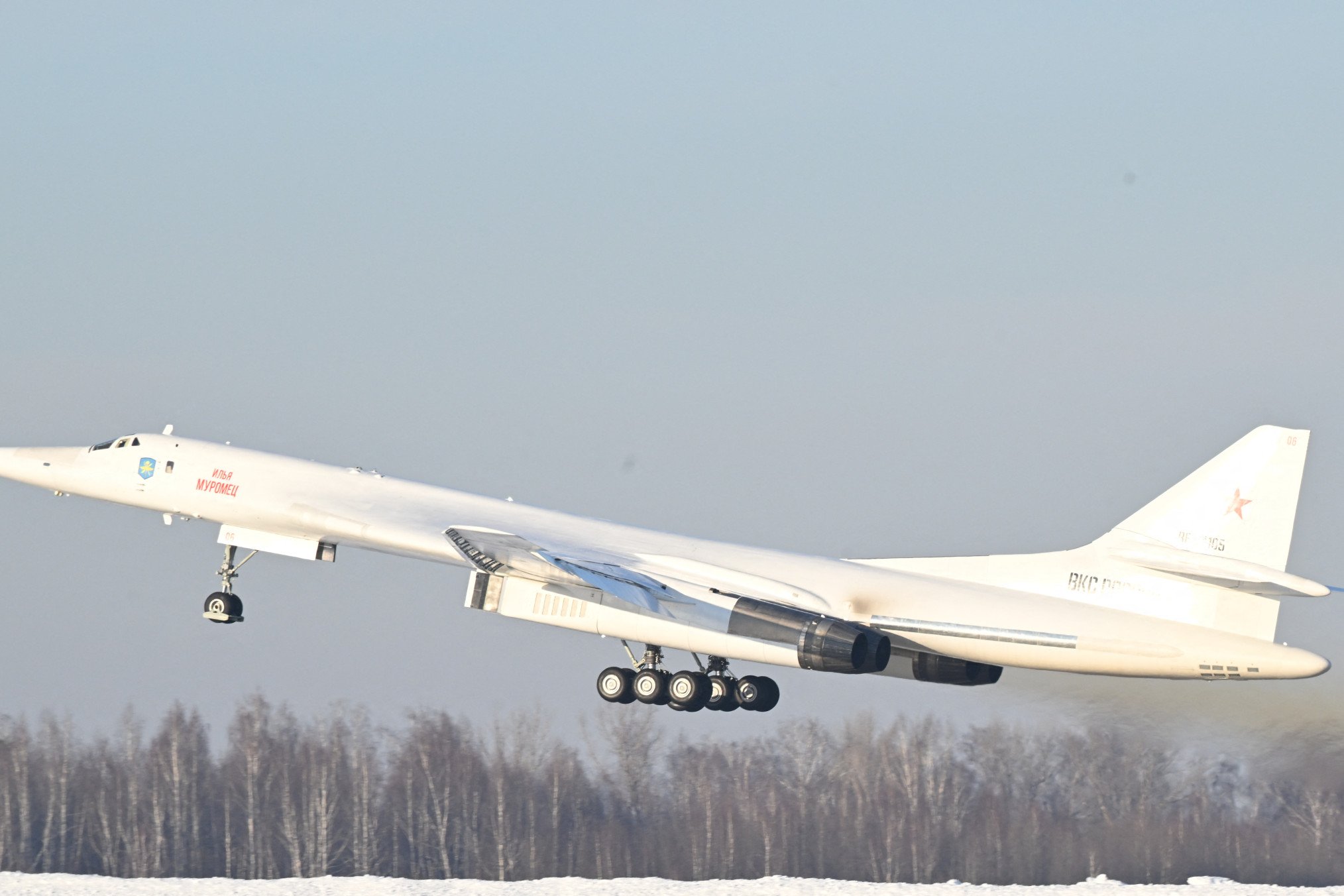 Russia Reports Two Tu-160M Bombers Added as Kremlin Pushes Long-Range ...