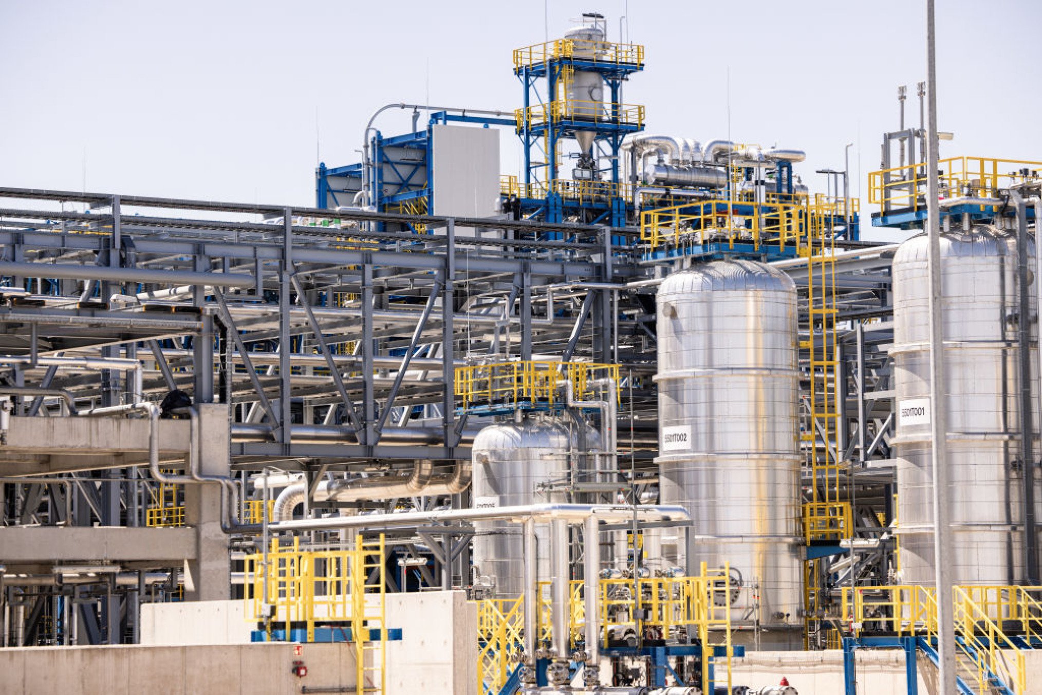 Hungary’s Only Oil Refiner Says It Can Replace Most Russian Oil Ahead ...