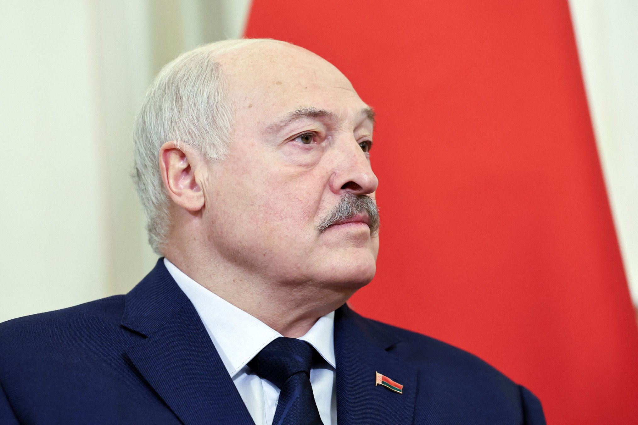 Lukashenko Apologizes to Zelenskyy, Says Entering War Would Harm ...