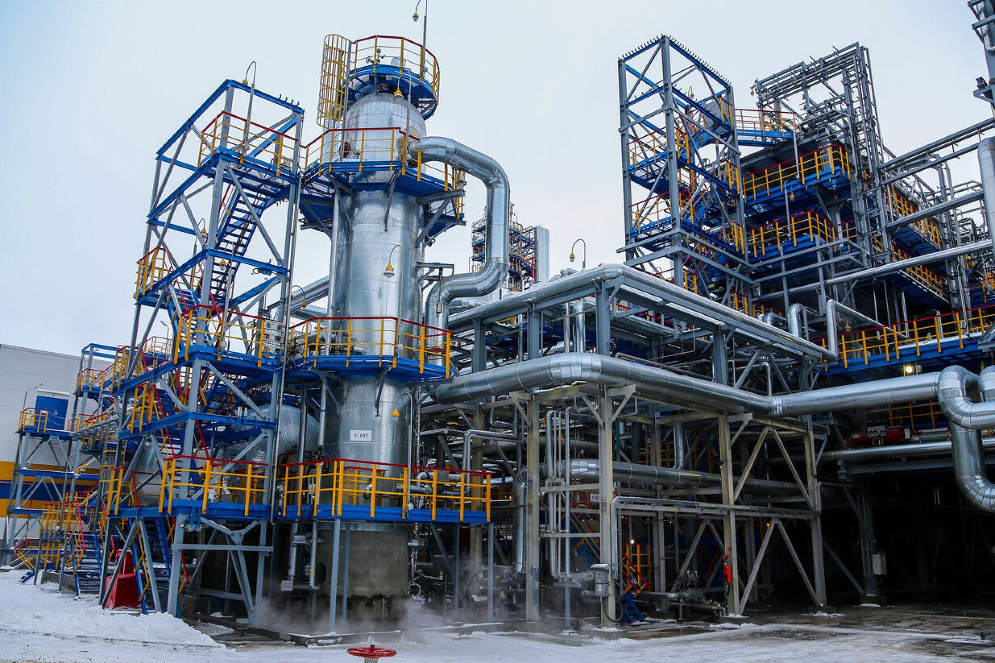 Russia’s Largest Southern Oil Refinery Shuts Down After Ukrainian Drone ...