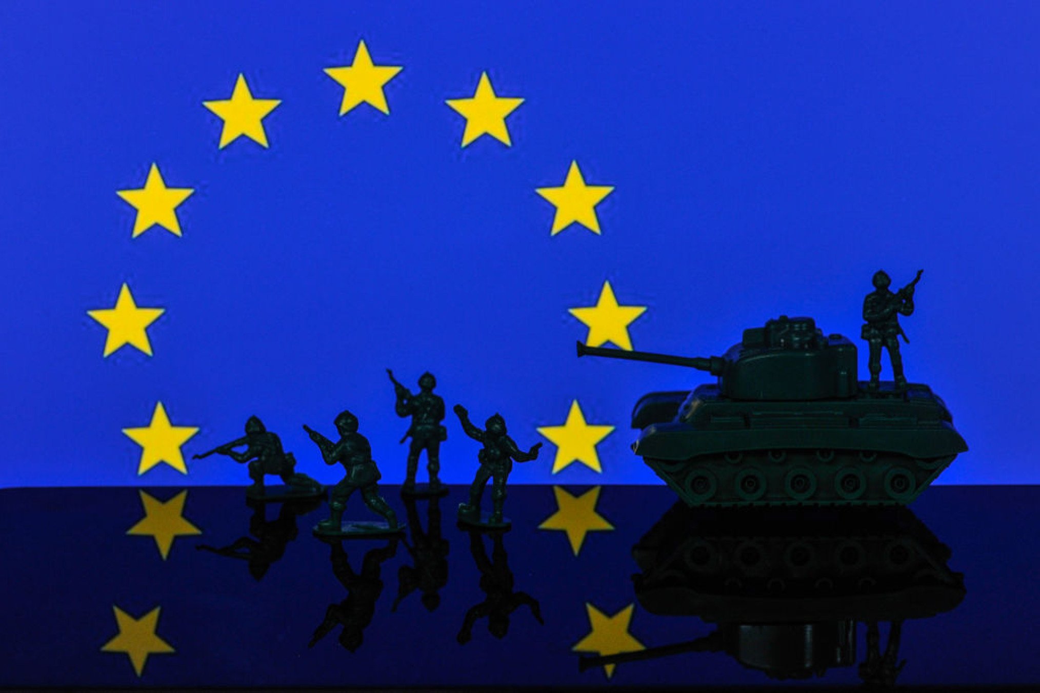 EU Defense Chief Calls for 100,000-Strong All-European Army and Faster ...