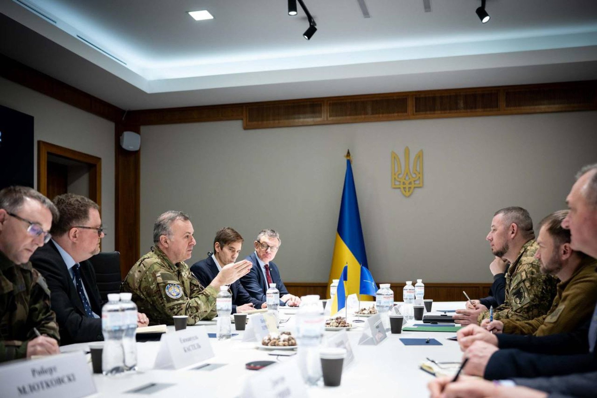 Top NATO Commander Visits Ukraine, Eyes Ukrainian Troops as Red Team in ...