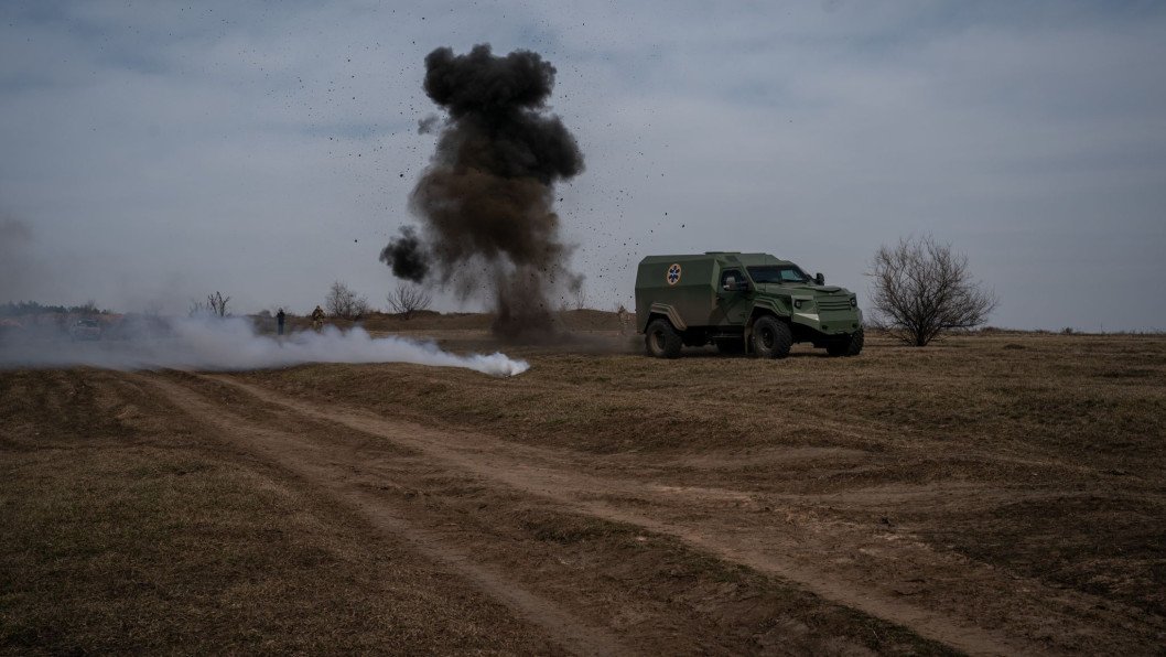Ukraine’s Drones Strike $5M Russian “Podlet-K1” Radar System in Crimea ...