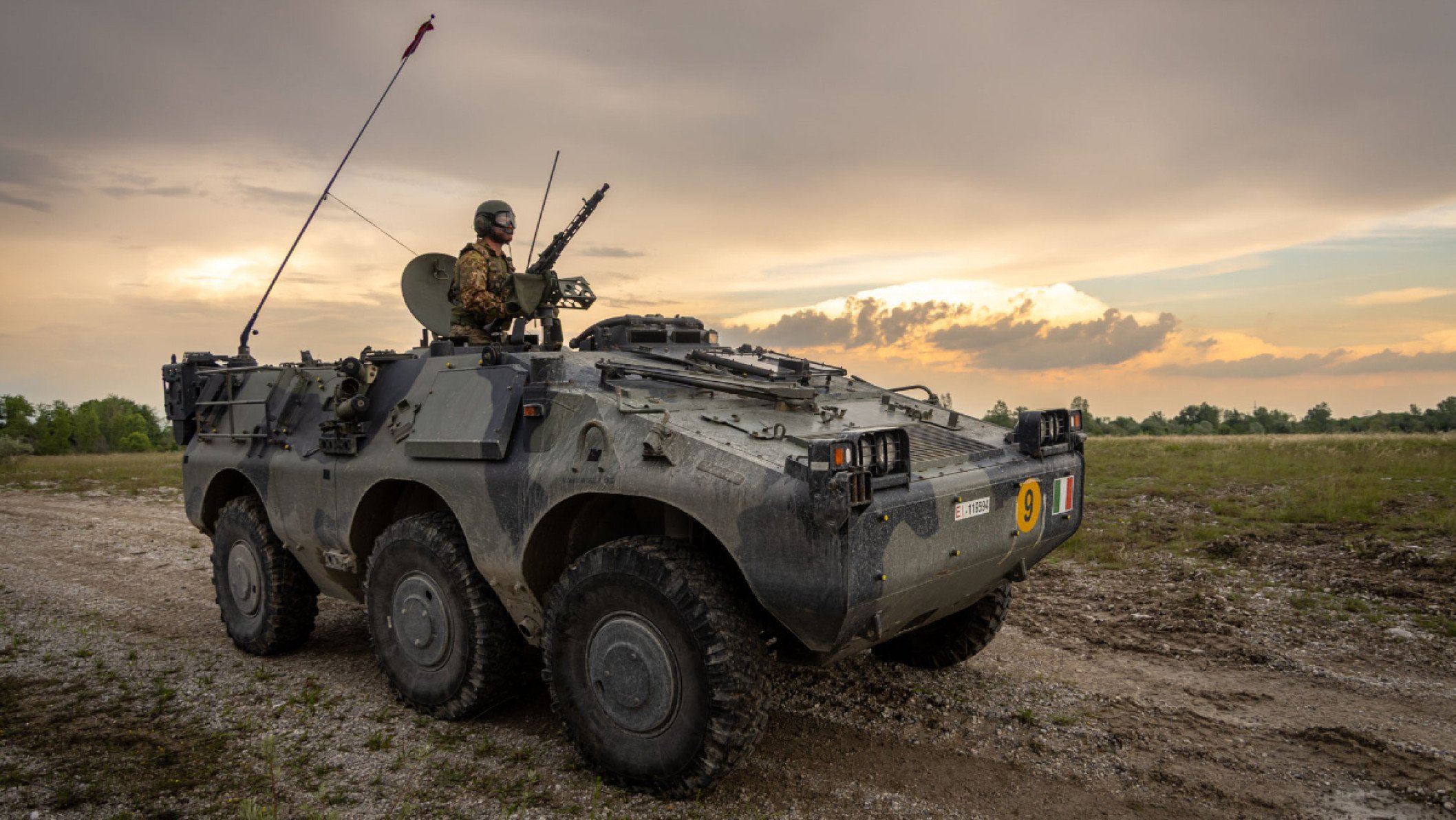 Italy’s Tank-Killer Centauro B1 Rolls Into Frontlines in Ukraine With ...