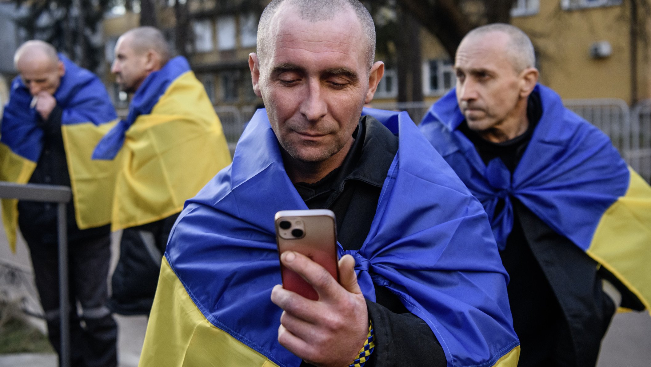 Ukraine and Russia Complete Largest 1,000-for-1,000 Prisoner Swap Since ...