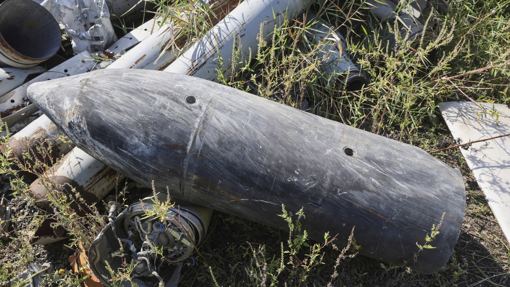 Russia Developing 400-Kilometer Glide Bomb, Ukraine Intel Says ...