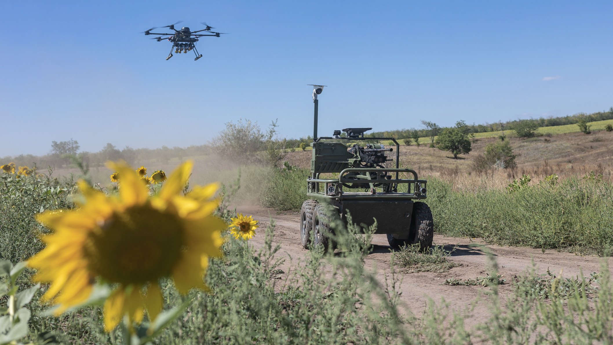 Ukraine’s Gun-Wielding Robot Holds Frontline Solo for Over a Month ...