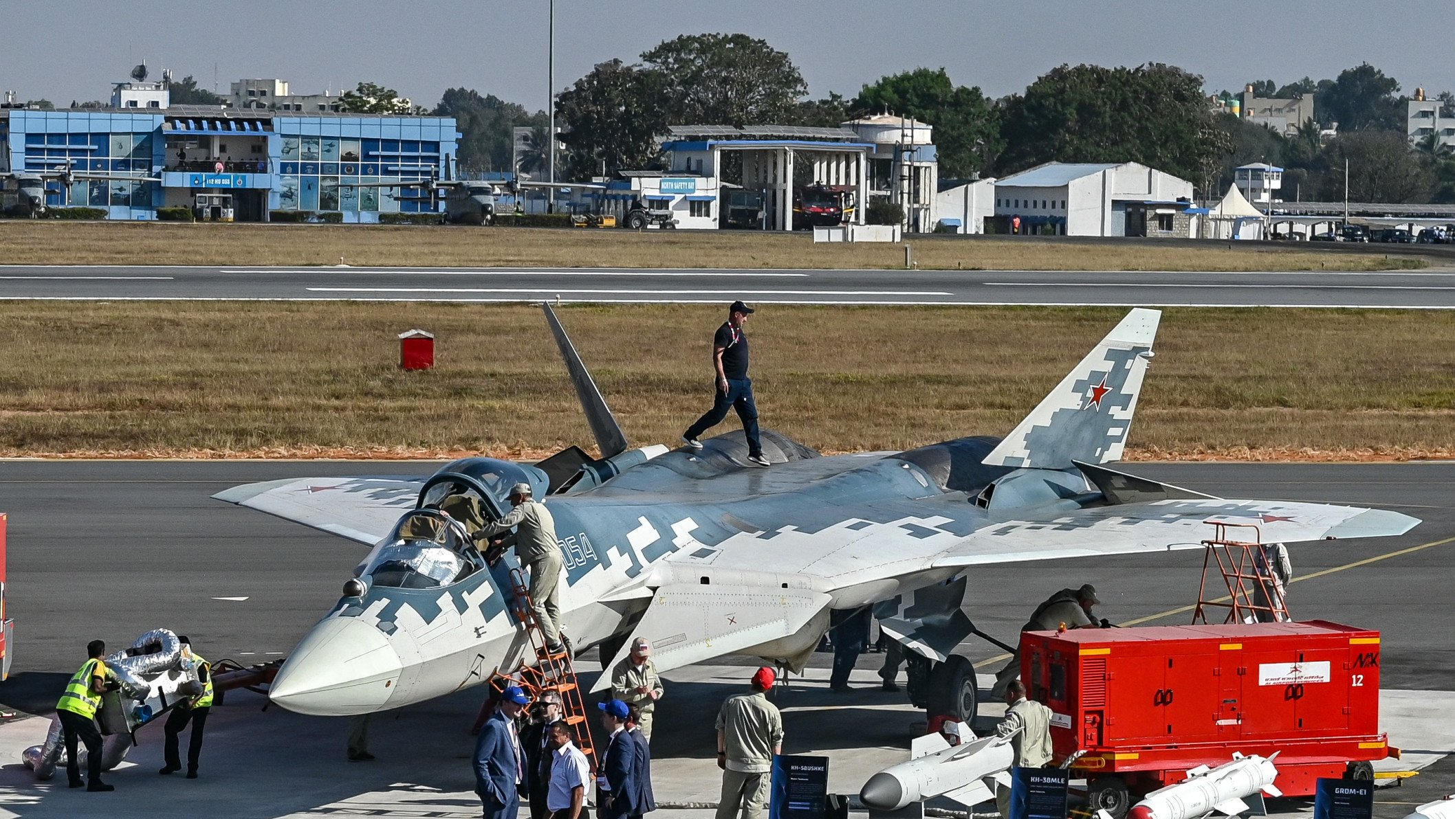 India Turns Down Russian Su-57 as It Builds “Better” AMCA Stealth Jet ...