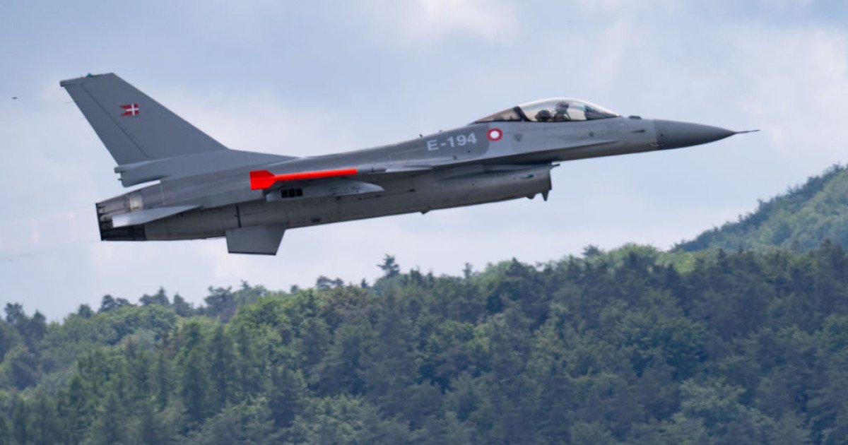 German Opposition Leader Urged to Deliver Fighter Jets to Ukraine ...