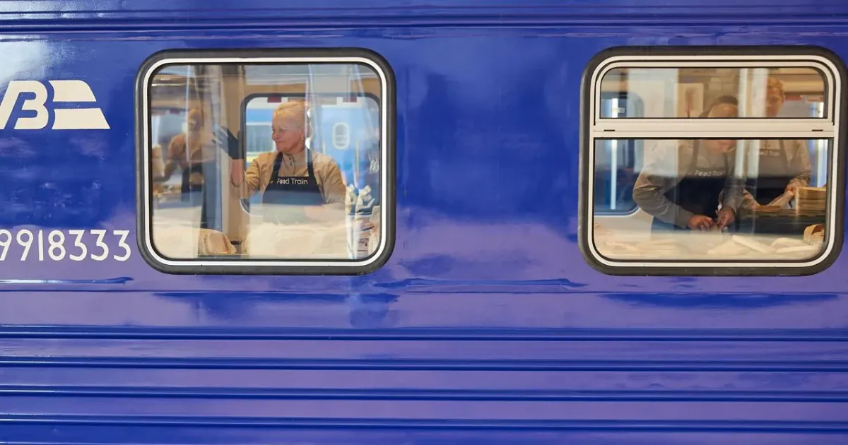 World’s First Autonomous Kitchen Train Delivers Support to Kharkiv ...