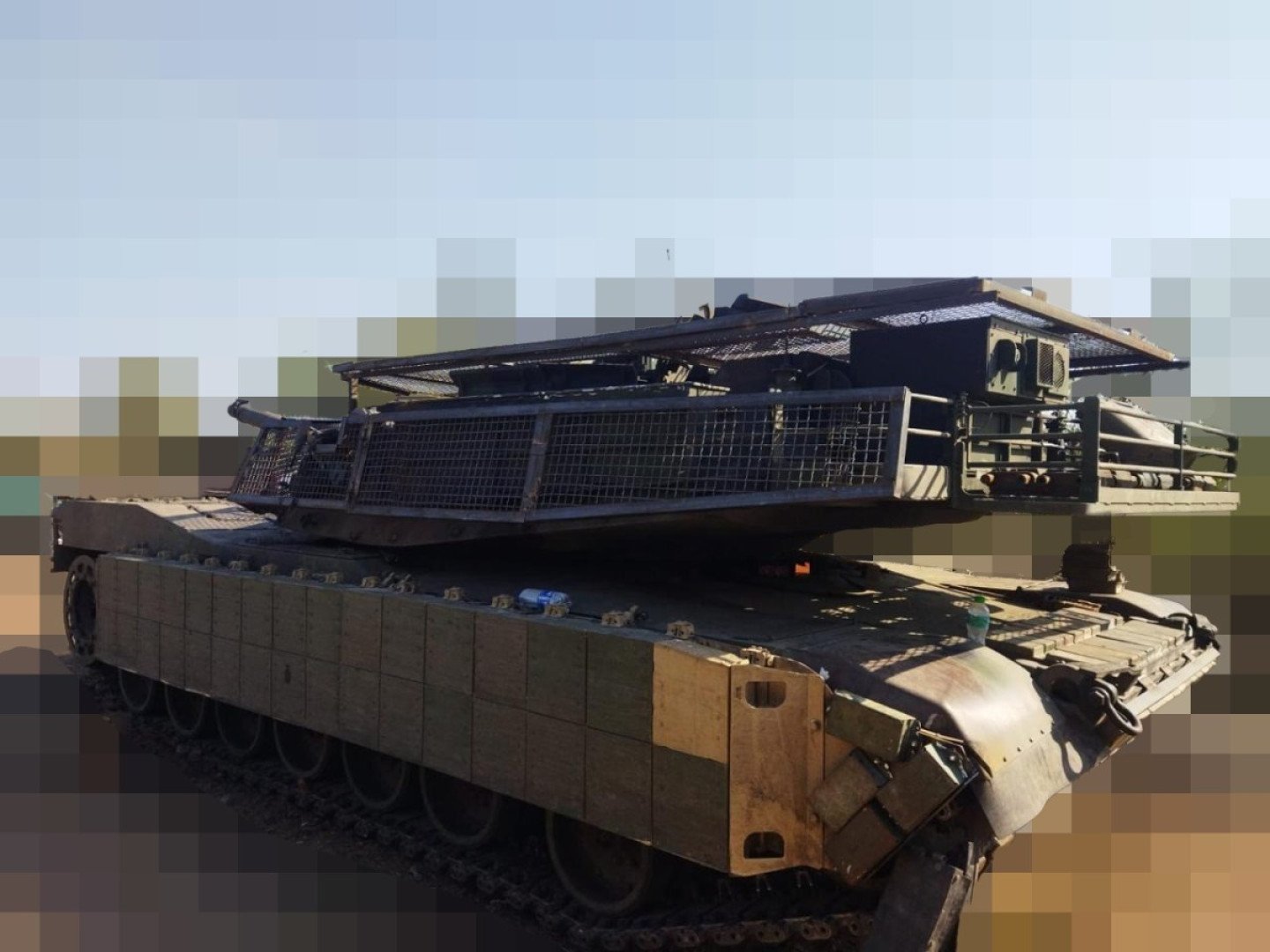 How Ukraine’s Simple Armor Upgrade Improved US Abrams Tanks in Combat ...