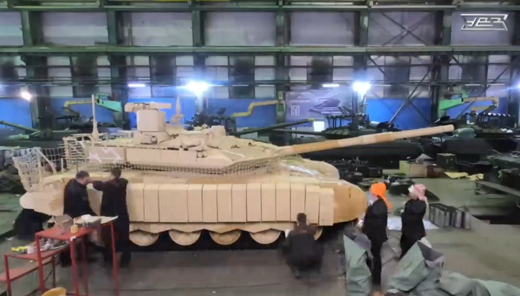 Russia Runs Out of Tanks—Deploys Expo Model T-90MS From Dubai Show to Ukraine — UNITED24 Media